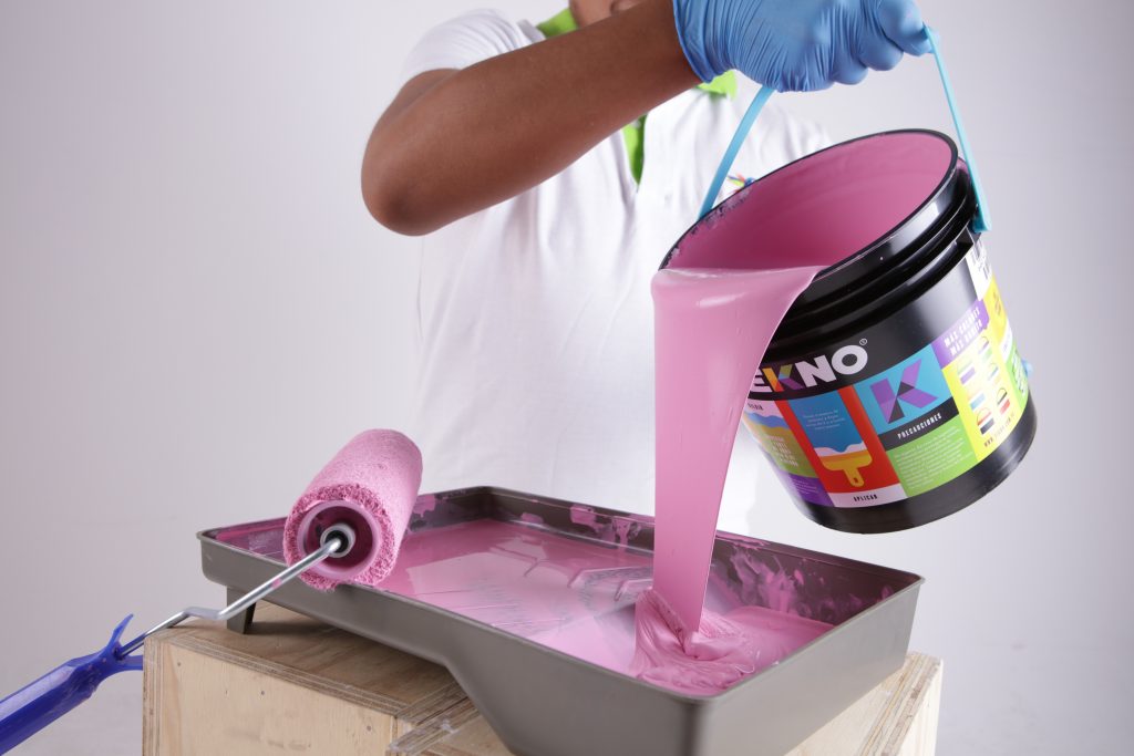 10 formas de pintar paredes con brochas y rodillos - Qroma